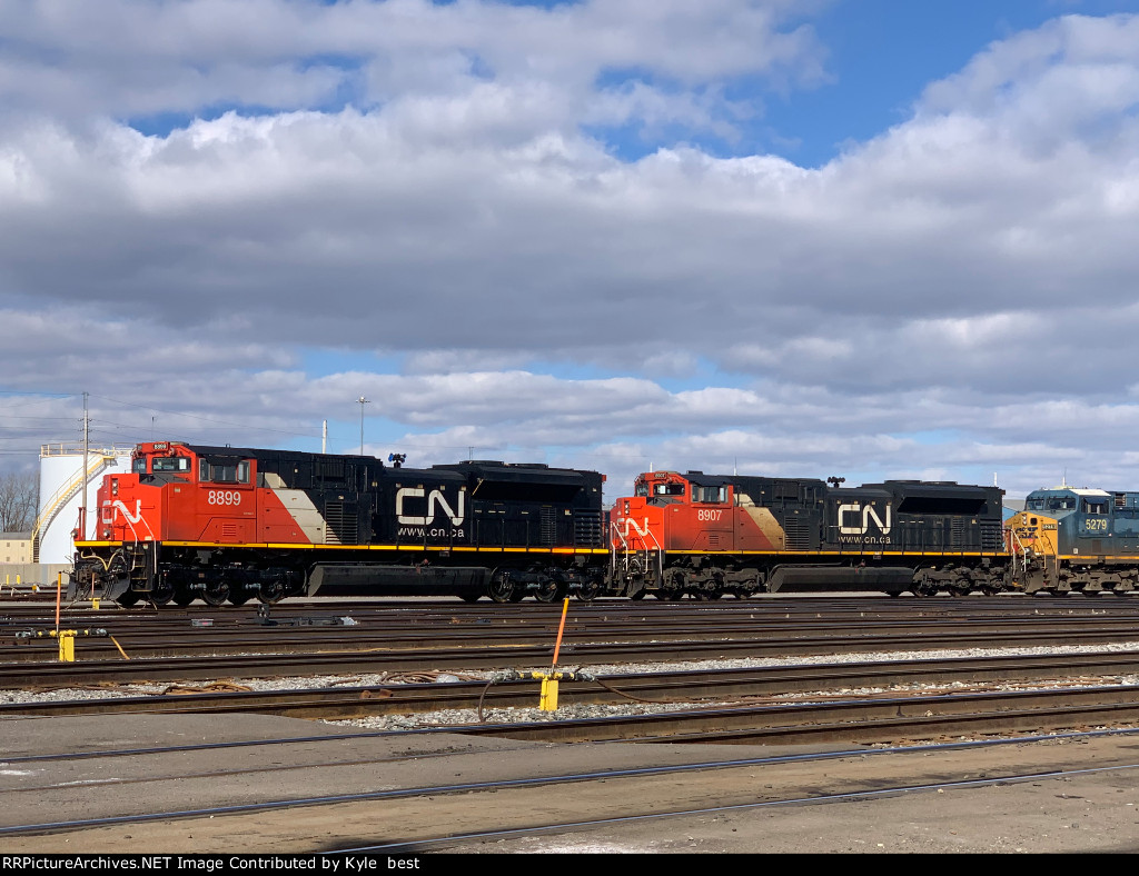 CN 8899 and 8907